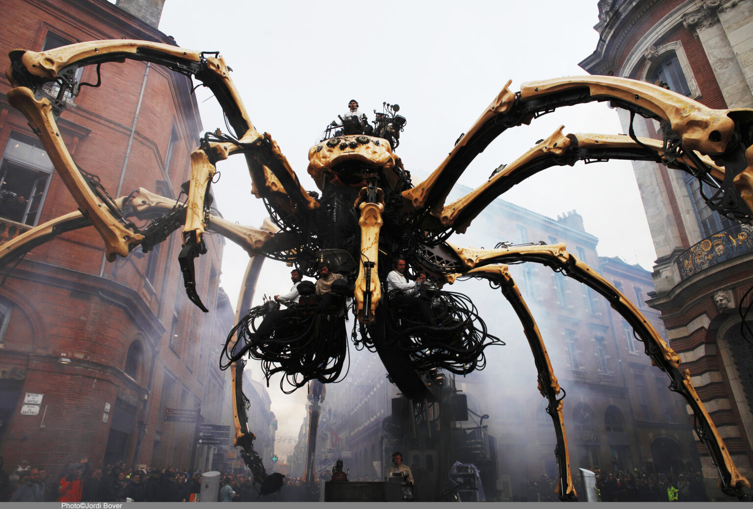 The Company La Machine – Halle de la machine