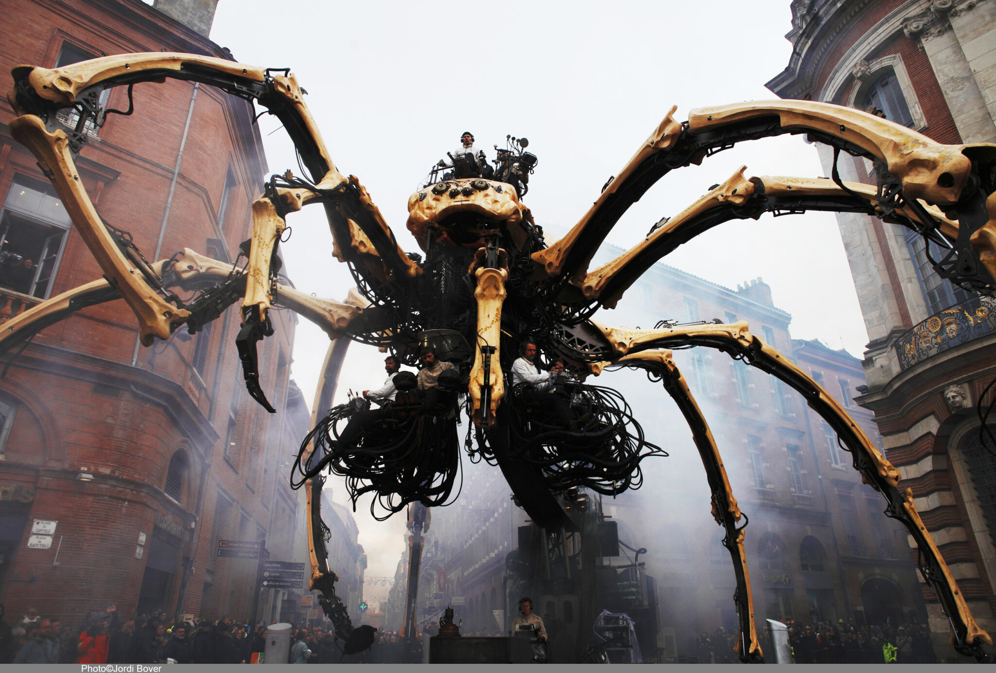 The Company La Machine – Halle de la machine