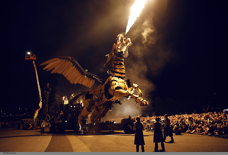 The Company La Machine – Halle de la machine