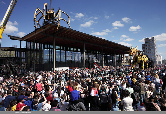 The Company La Machine – Halle de la machine